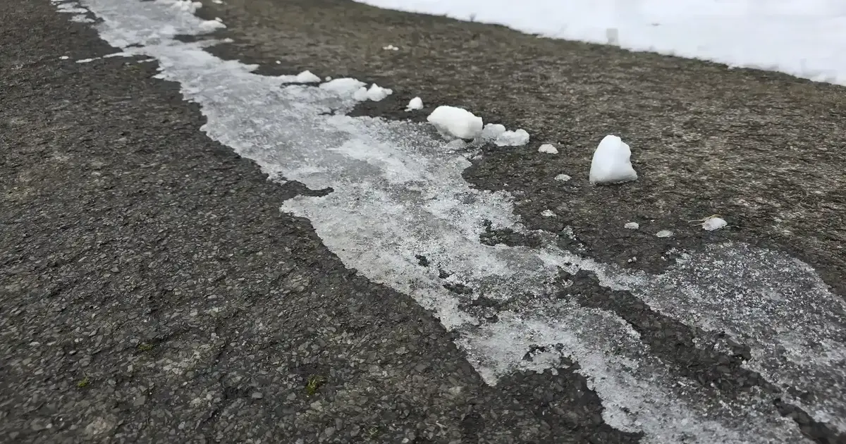 How to Clear Ice Off Your Driveway