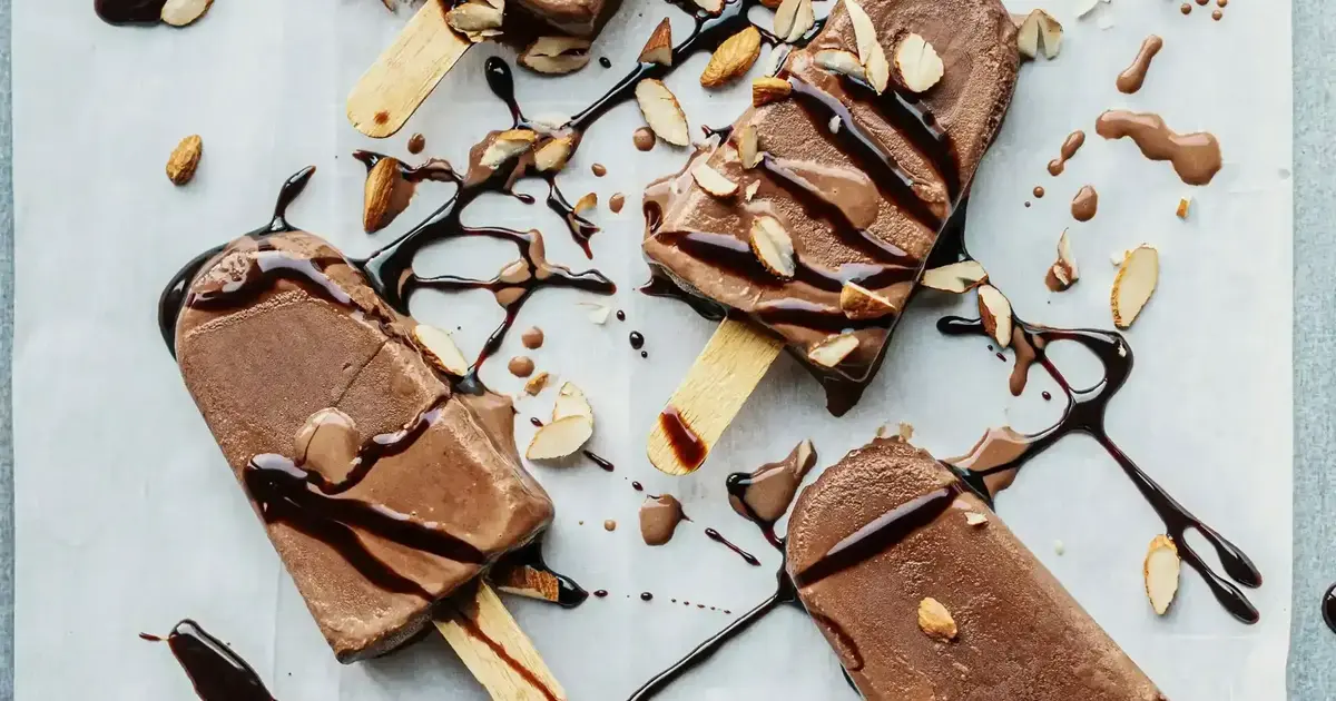 How to Remove Chocolate Stains From Clothes