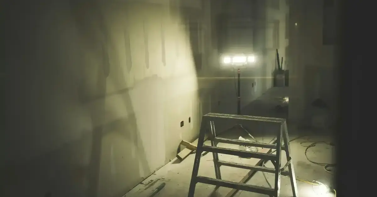 How to Choose Between Joint Compound vs. Spackle