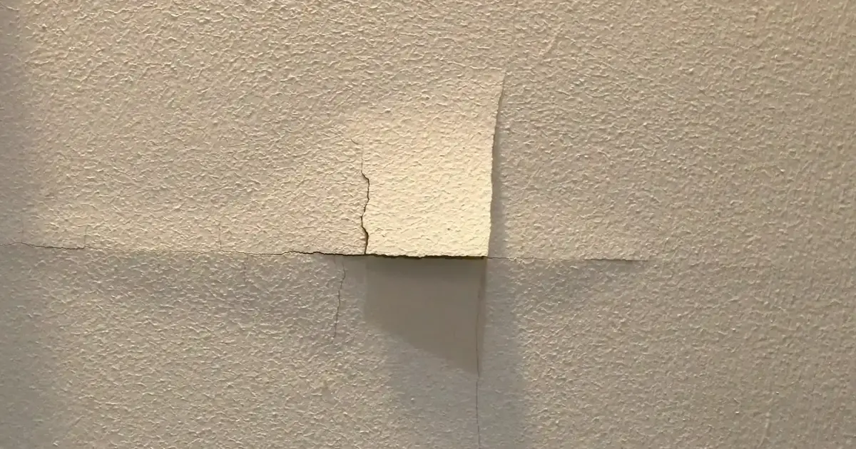Can You Fix a Peeling Drywall Seam? Yes—Here’s How