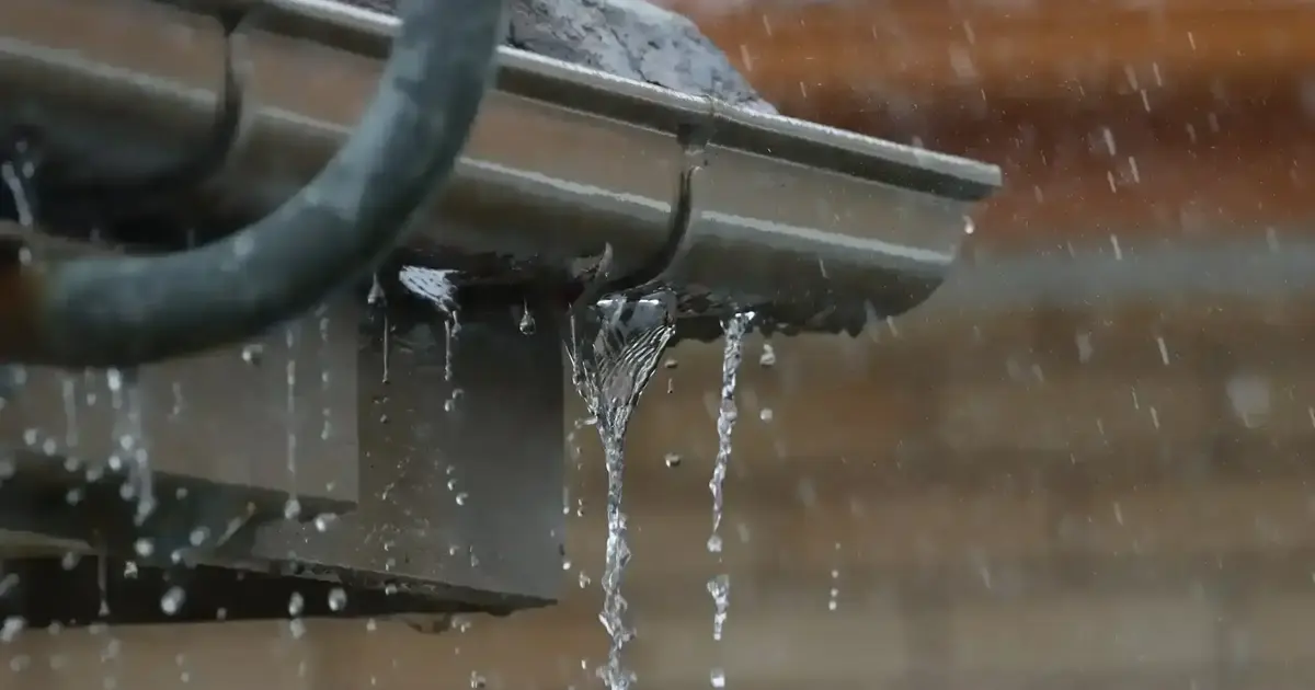 How to Repair a Leaky Gutter