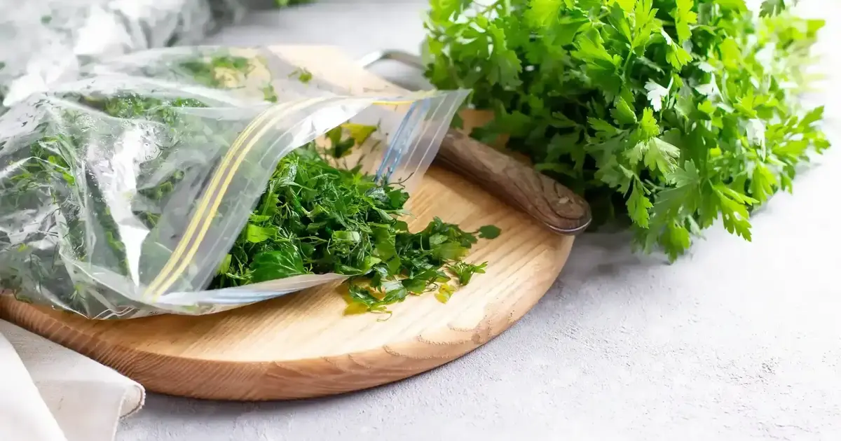 How to Freeze Herbs